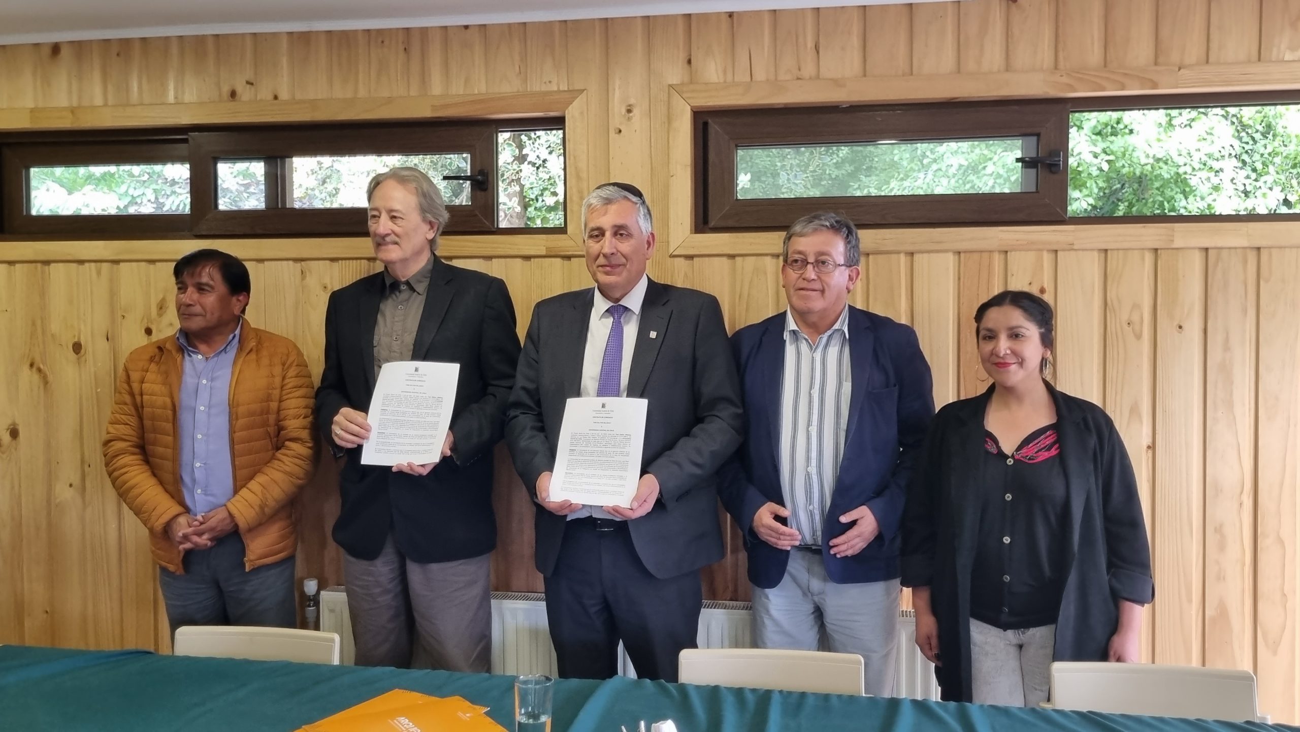 Destacado Arqueólogo Dr. Tom Dillehay entregó en comodato a la UACh ...