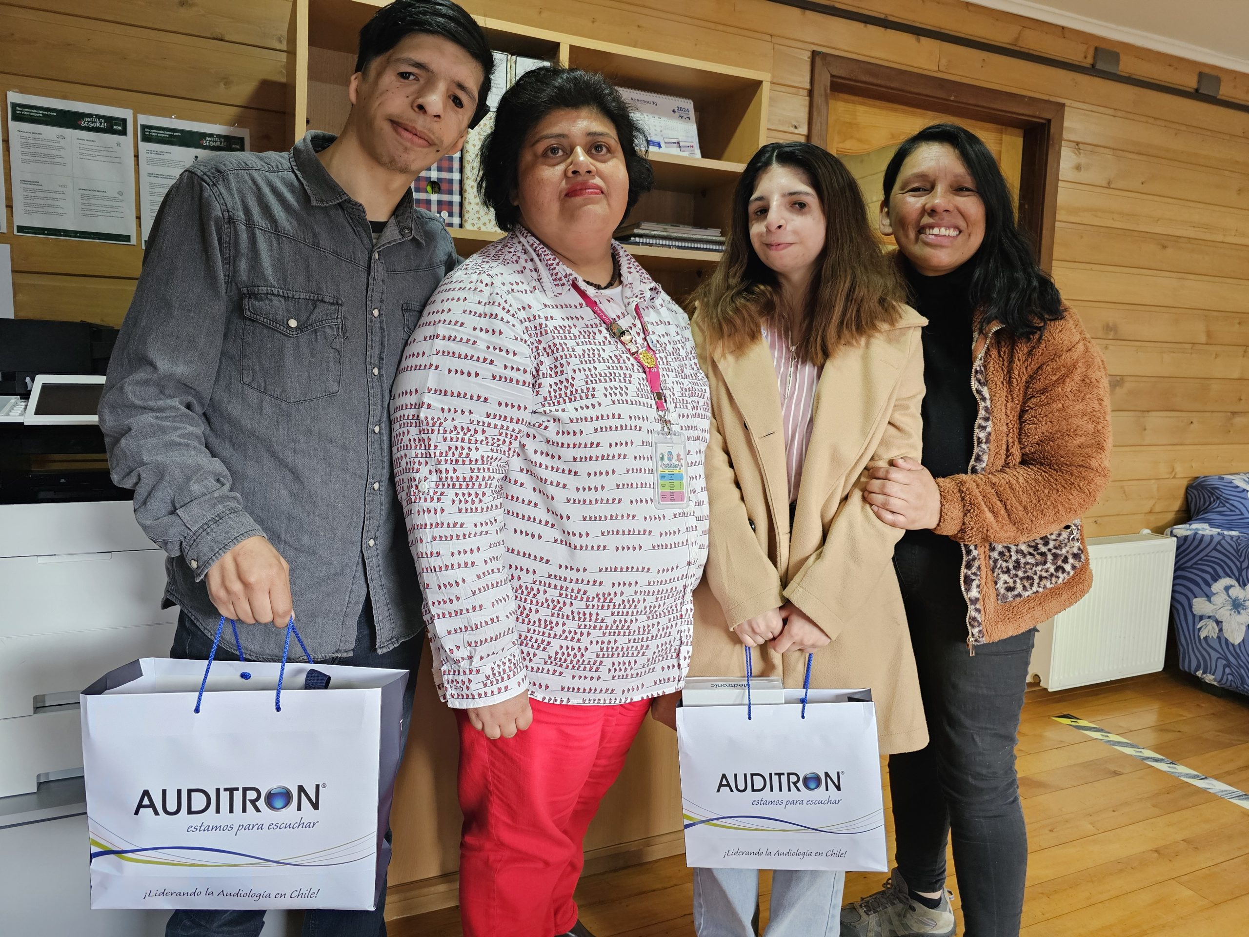 Hermanos con síndrome de Treacher Collins vuelven a escuchar - Diario ...